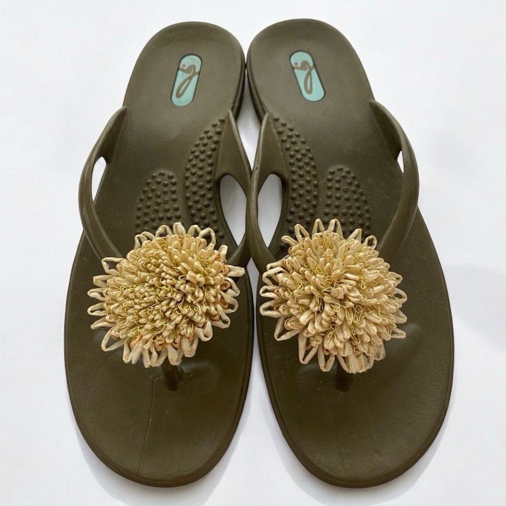 Oka B Olive Green Floral 3d Gold Flower Ergonomic Foo… - Gem